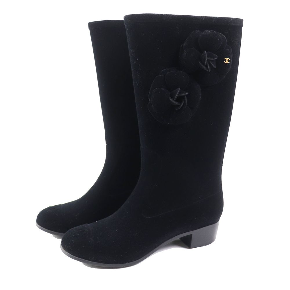 Excellent condition: CHANEL Camellia low-heeled velour/rubber boots ...