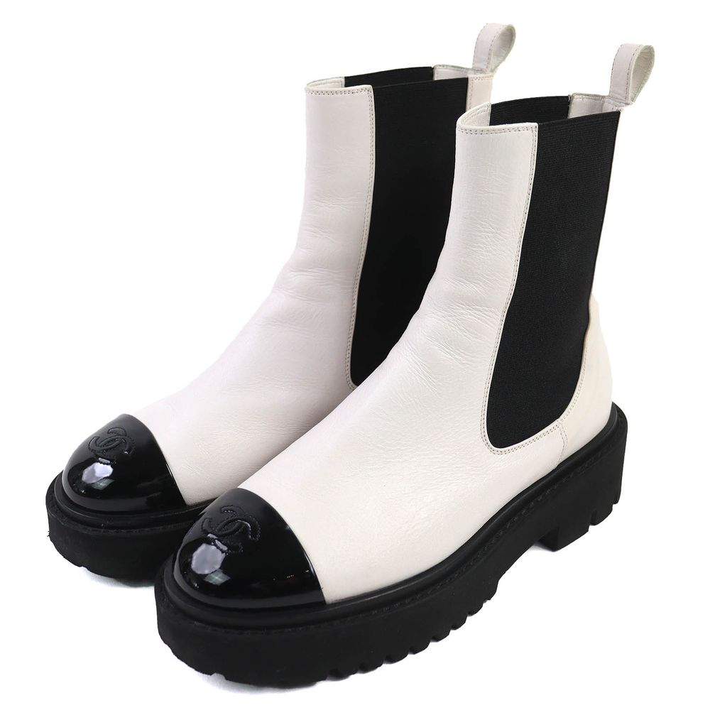 Excellent condition CHANEL G38218 22C Coco Mark stitched side gore ...